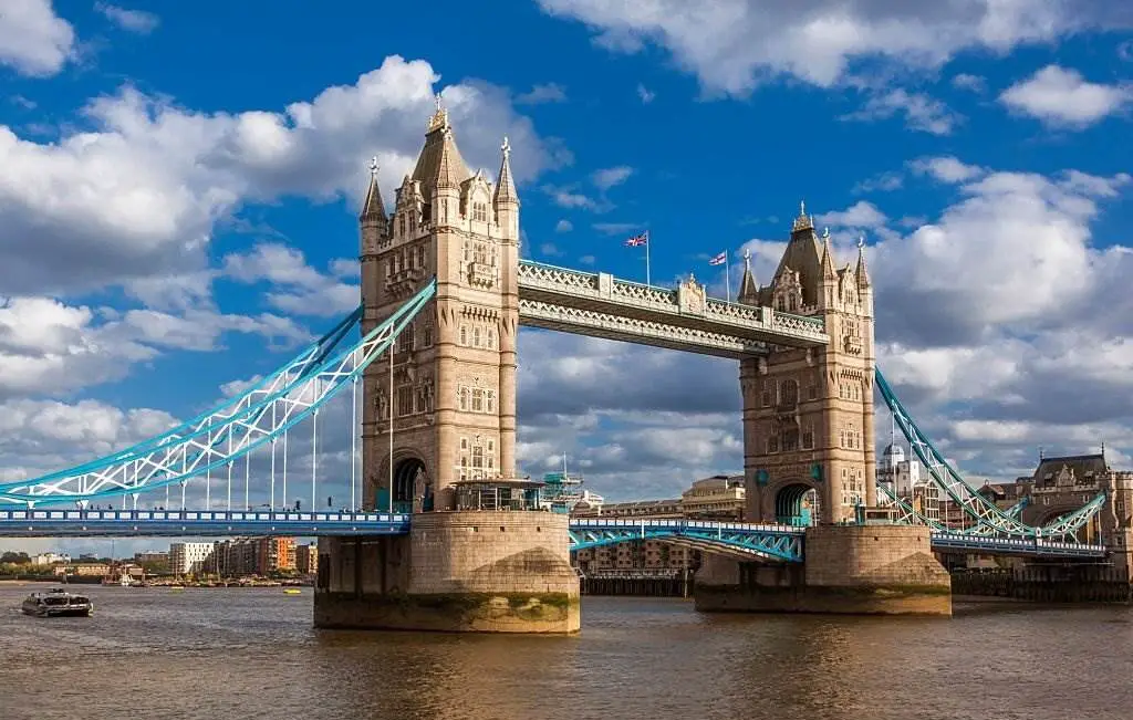 London Bridge Days 2024 - Aggy Lonnie London Bridge Days 2024 - Aggy Lonnie